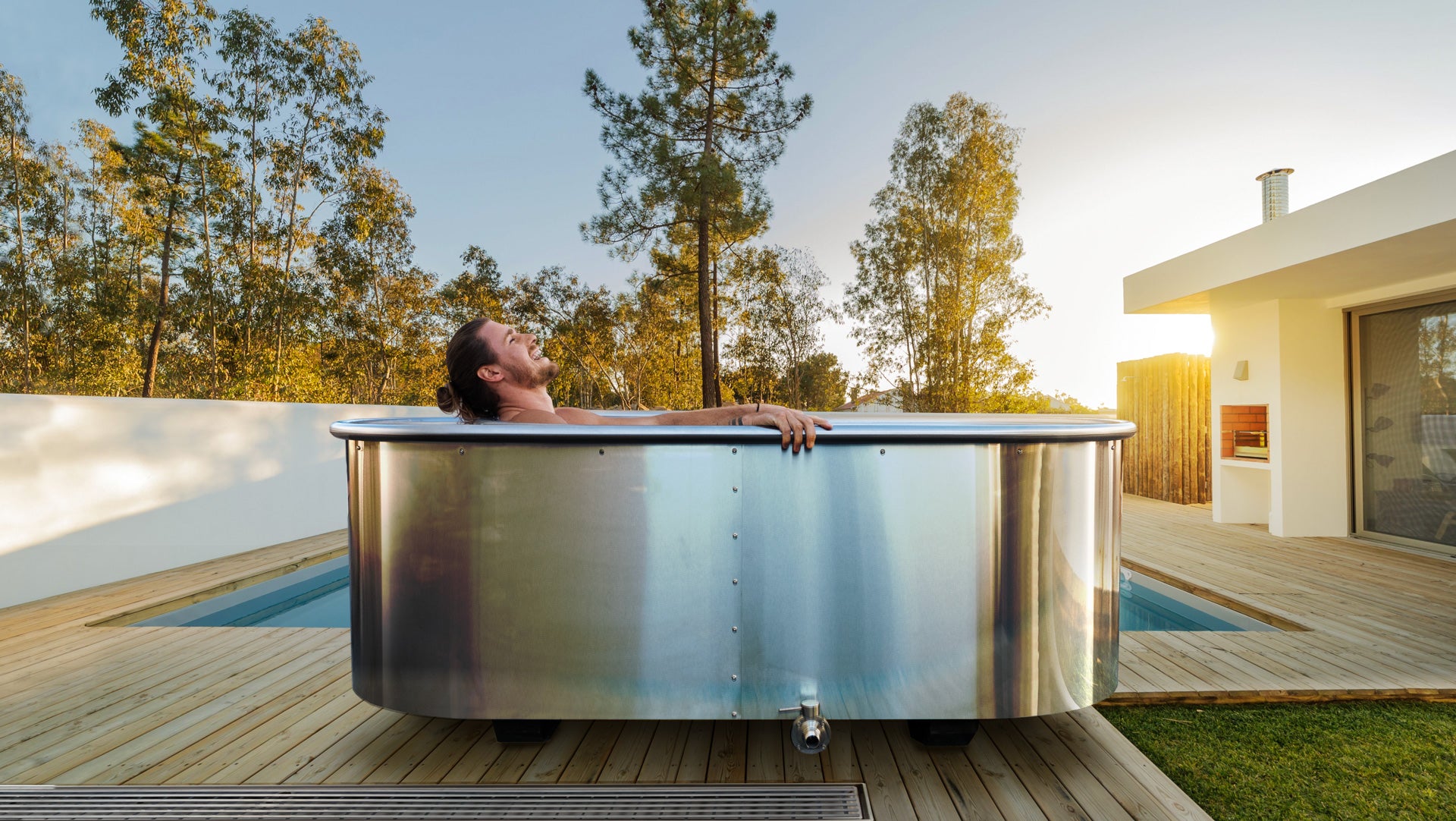 iSteel All-In-One Stainless Steel and Cedar Cold Plunge